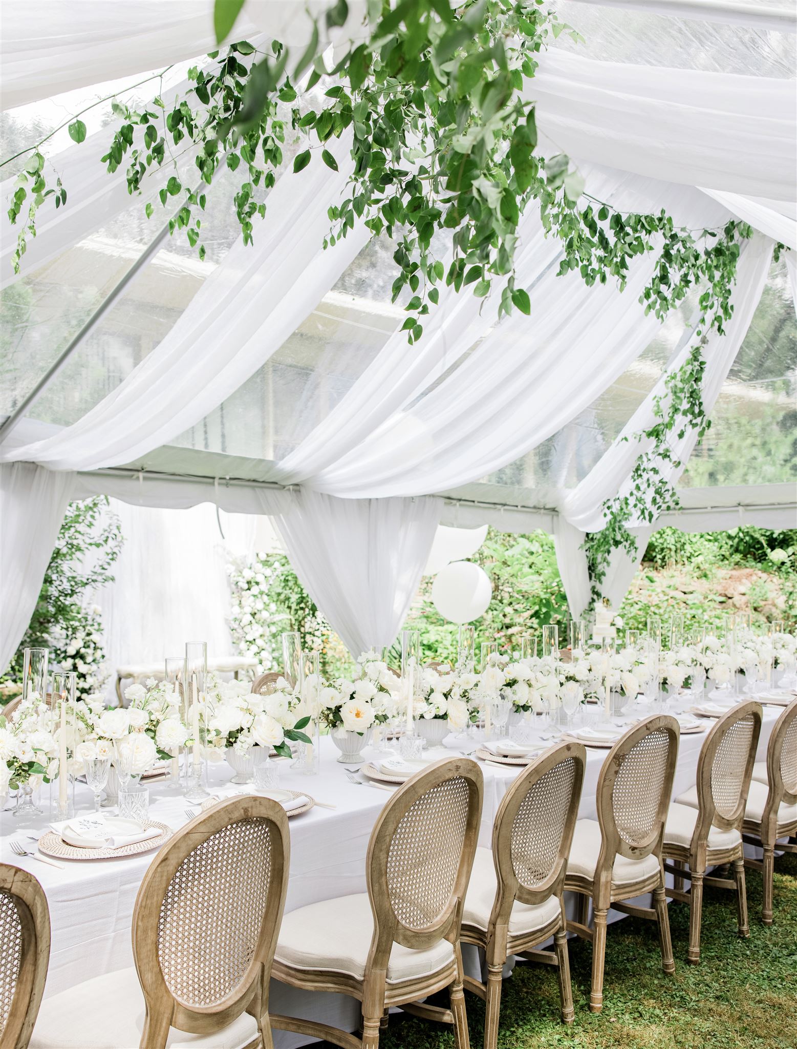 An Intimate All-White Baby Shower ⋆ Rebecca Chan Events Inc.